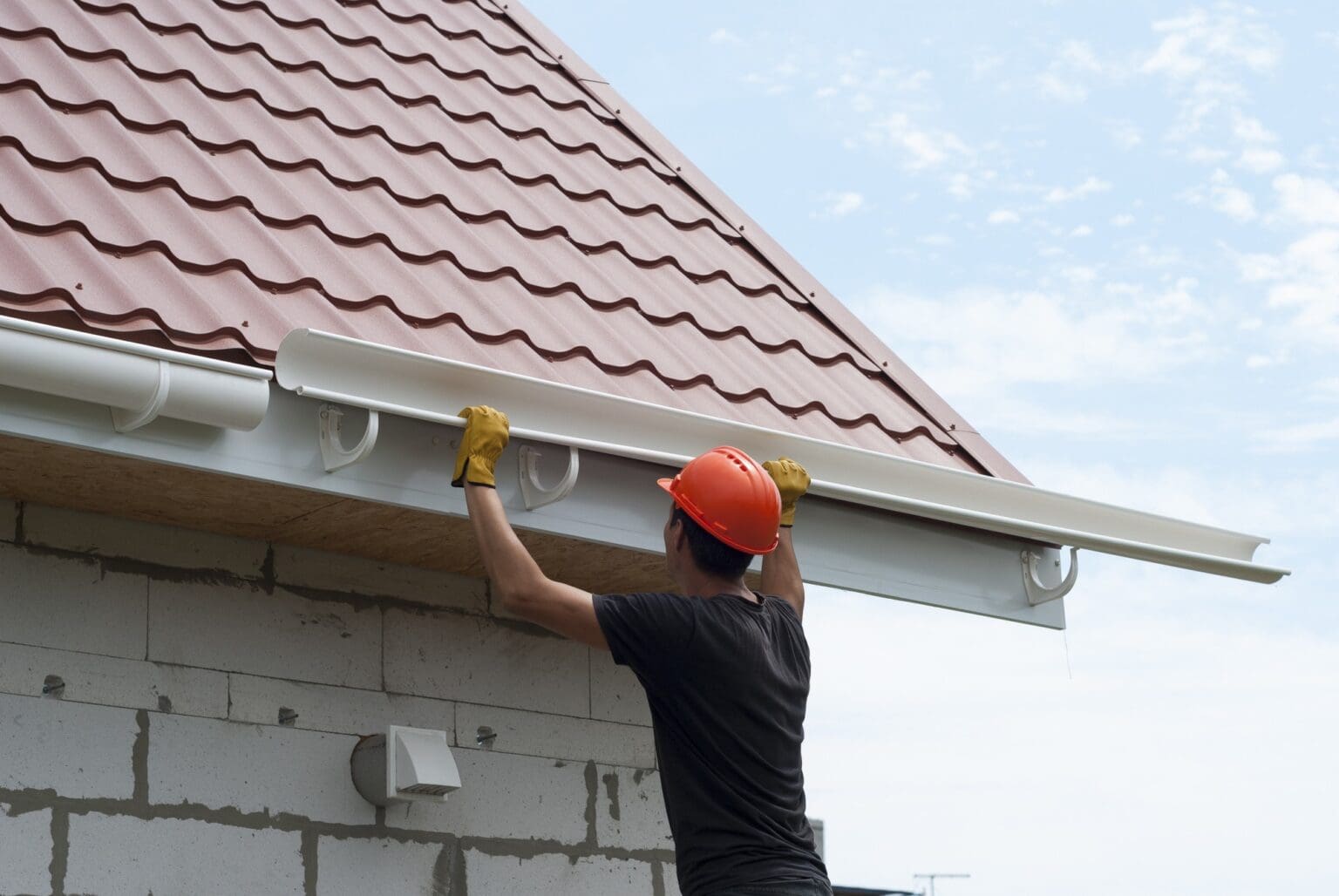 How Can You Tell If You Need New Gutters? Here's 5 Telltale Signs ...